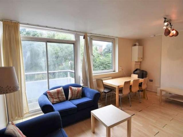 Availableh July * Ramsdean House, Sw balcony, SW15