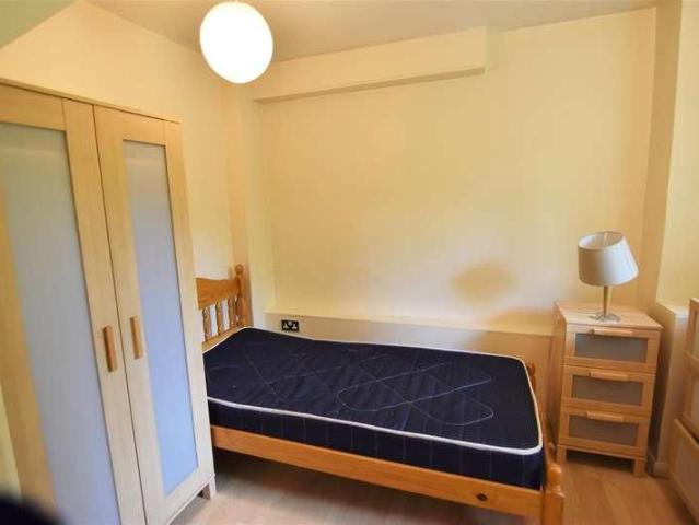 Availableh July * Ramsdean House, Sw balcony, SW15
