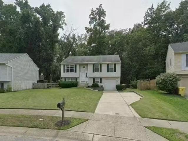 AVAILALB E JULY 1 Large 4 BR 3 Bath home locat 7870 Dero Dr