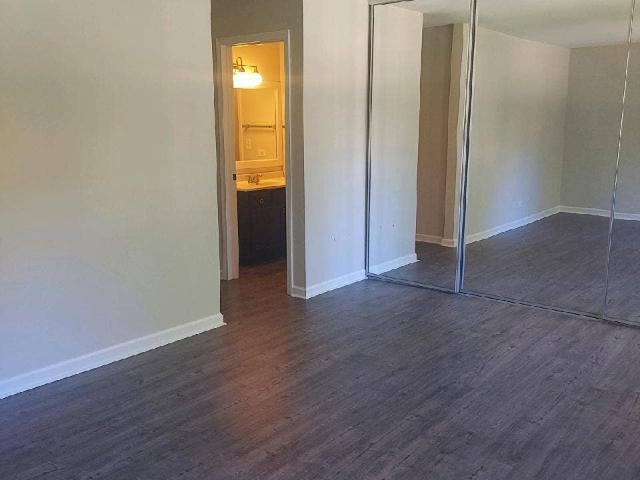 Avalaible 8/27 Rooms 4 rent