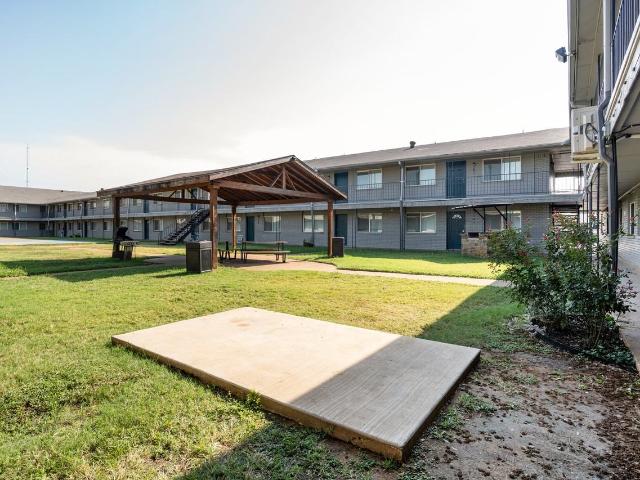 Avalon 2 Bedroom Apartment for Rent at 1215 N Cooper St, Arlington, TX 76011