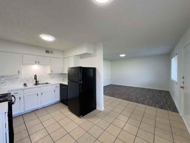 Avalon 2 Bedroom Apartment for Rent at 1215 N Cooper St, Arlington, TX 76011