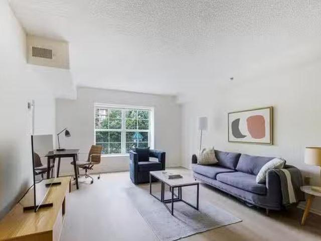 Avalon Cove, 444 Washington Blvd, Hudson Exchange 2 Bedroom.