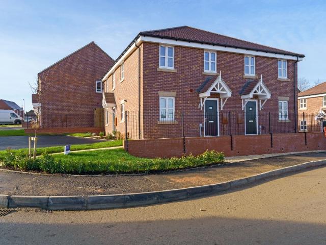 Avalon Close, Stratford Upon Avon CV37, 1 bed end terrace house to rent, £1,100 pcm | PrimeLocation