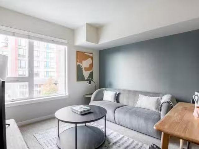 Avalon Esterra Park, 2690 152nd Ave NE, Overlake 1 Bedroom.