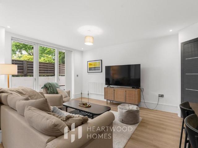 Avalon House London Road, St Albans. 2 bed ground floor flat to rent £2,500 pcm £577 pw