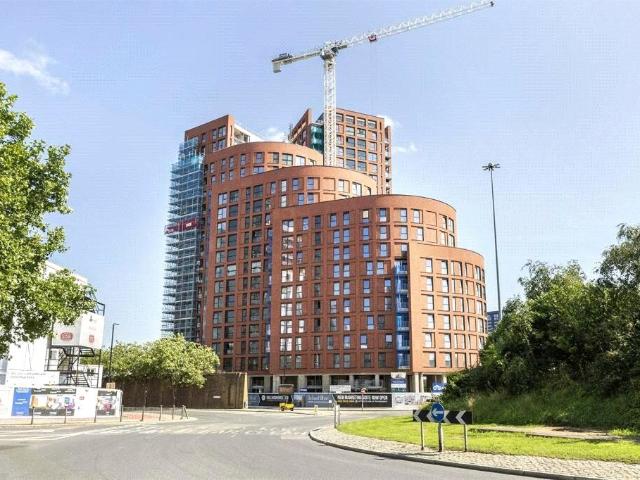 Avalon Point 1 Silvocea Way, London E14, 1 bed terraced house to rent, £1,900 pcm | PrimeLocation