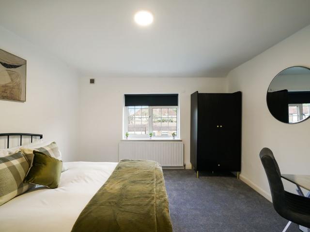 Avalon Road, London W13, Room to rent, £1,300 pcm | PrimeLocation