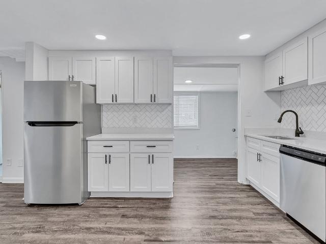 Avalon Townhomes 2 Bedroom Apartment for Rent at 2109 Newton Rd, Hampton, VA 23663 Buckroe Beach