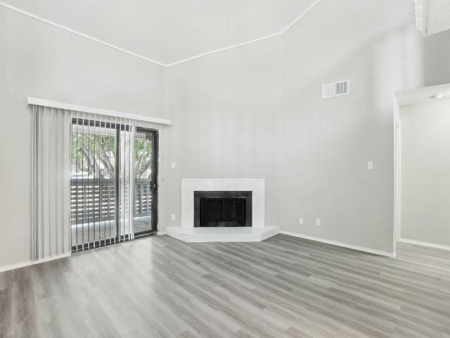 Avalon Villas 2 Bedroom Apartment for Rent at 4447 Rainier St, Irving, TX 75062