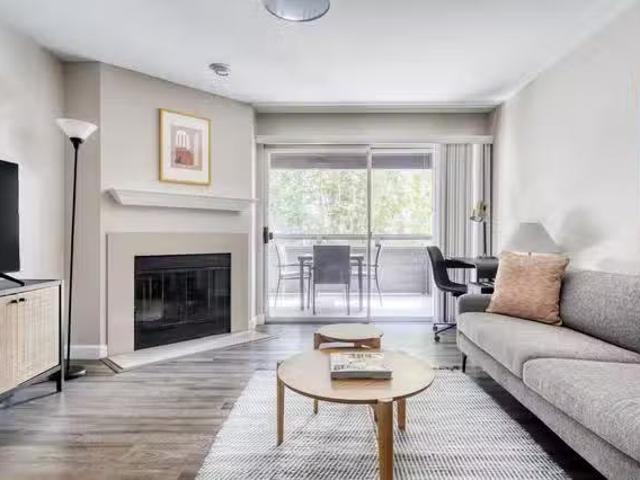 Avana Sunnyvale Apartments, 355 N Wolfe Rd, Sunnyvale 3 Bedr.