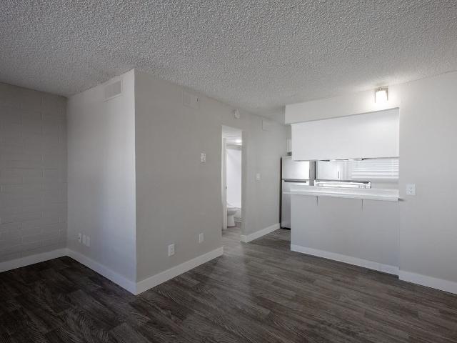 Avani North Tucson Studio Apartment for Rent at 2660 N Alvernon Way, Tucson, AZ 85712 Oak Flower