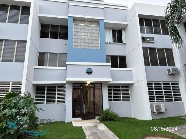 Ave Albolote Unit D, Guaynabo, Flat For Sale