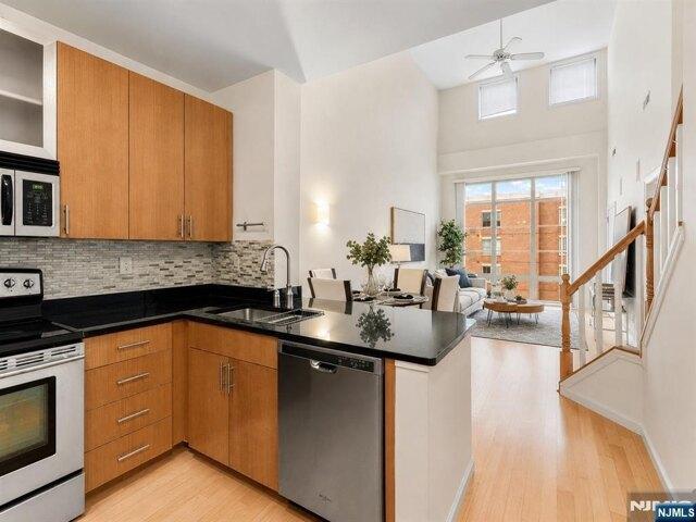 Ave At Port Imperial Apt,west New York, Condo For Sale