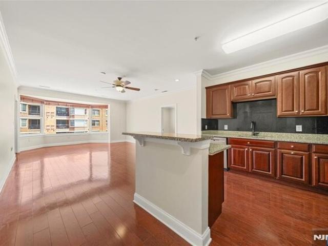 Ave At Port Imperial Apt,west New York, Condo For Sale