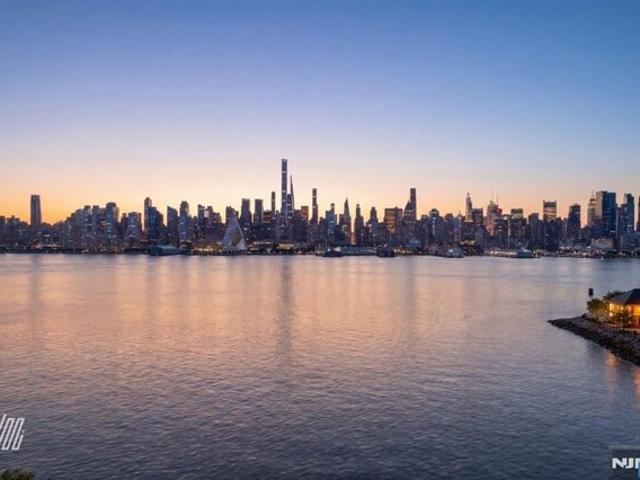 Ave At Port Imperial Blvd Apt,weehawken, Condo For Sale