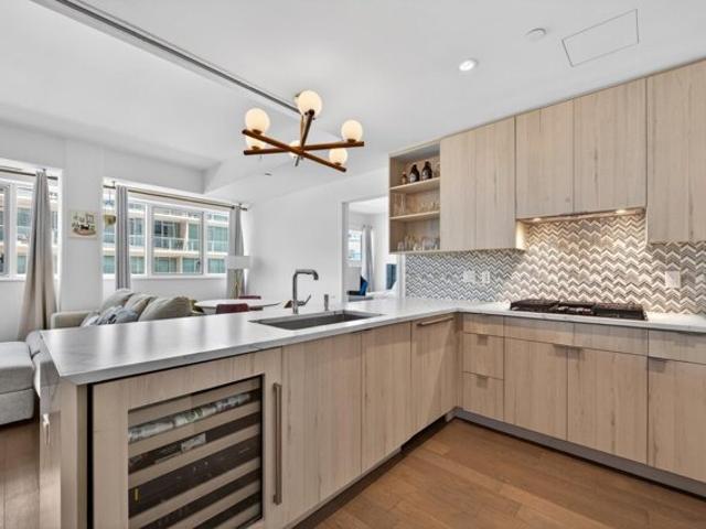 Ave At Port Imperial Blvd Apt,weehawken, Condo For Sale