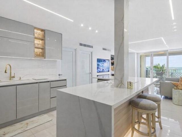 Ave Isla Verde Apt,carolina, Condo For Sale