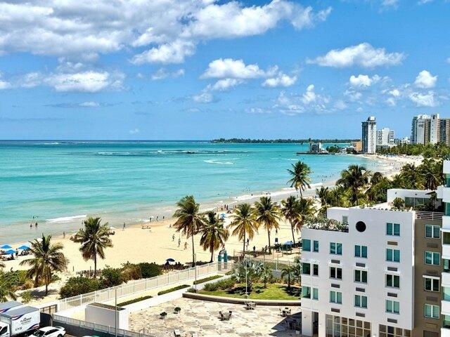 Ave Isla Verde, Carolina, Condo For Sale