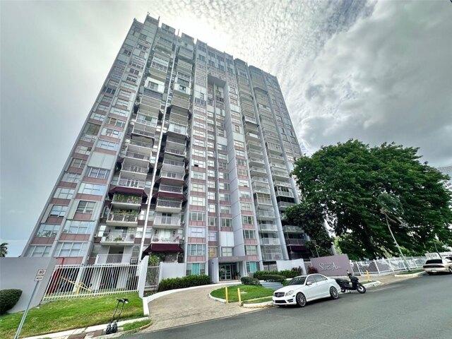 Ave Luis Vigoreaux Ph Sur, Guaynabo, Condo For Sale