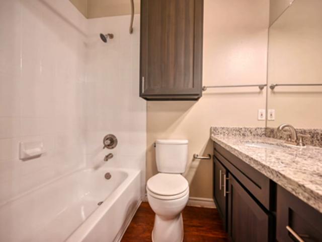 AveCDC Washington Courtyards 3 Bedroom Apartment for Rent at 2505 Washington Ave, Houston, TX 77007 Washington Ave Memorial Park