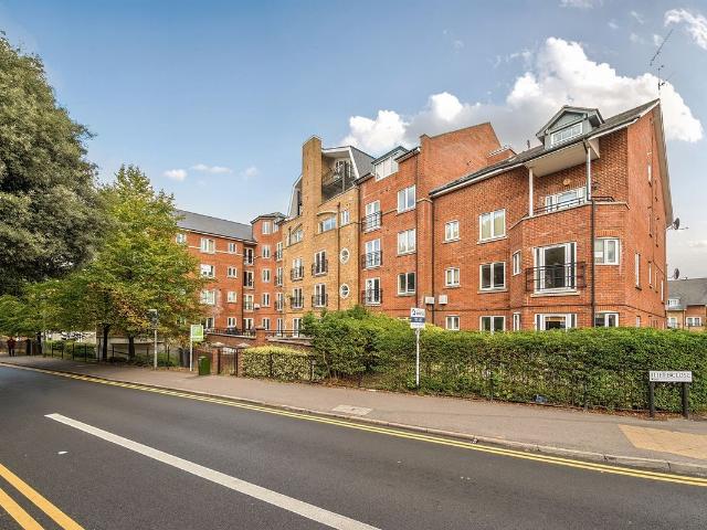 Aveley House, Reading RG1, 1 bed flat to rent, £1,250 pcm | PrimeLocation