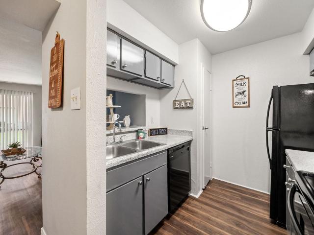 Aven East 1 Bedroom Apartment for Rent at 8030 W Airport Blvd, Houston, TX 77071 Greater Fondren Southwest
