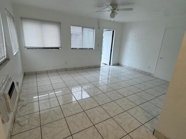 Aven Florida Studio Apartment for Rent at 400 North 19th Avenue, Hollywood, FL 33020 Royal Poinciana