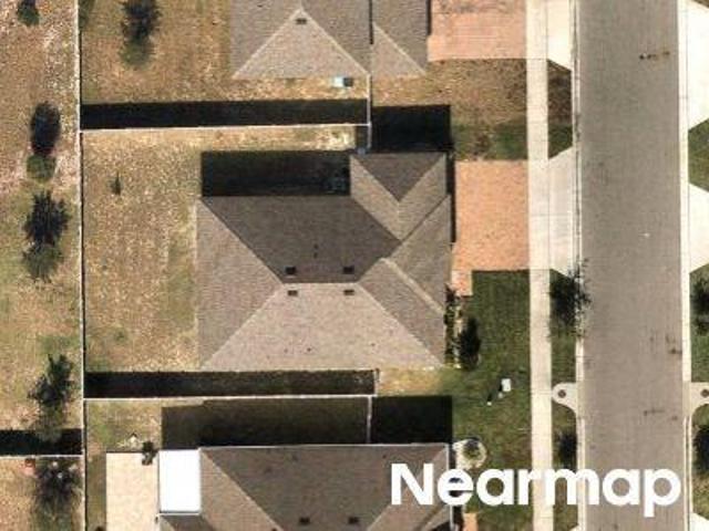 Avenal Ln