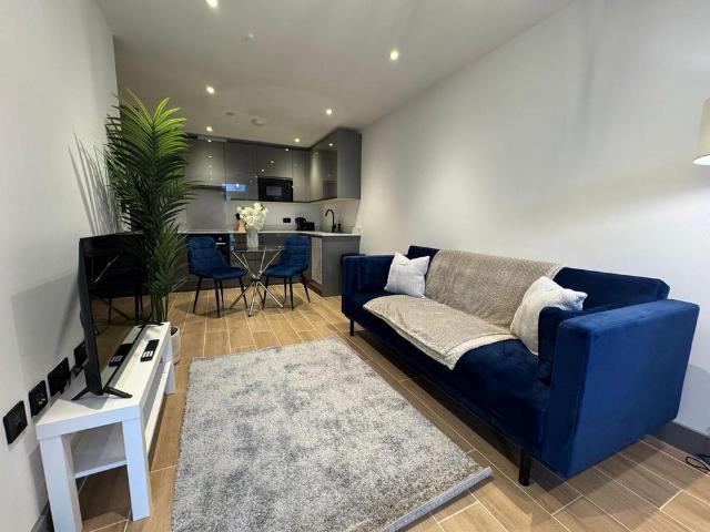 Avenir Court, Ballards Lane, N12 1 bed apartment to rent £1,850 pcm £427 pw