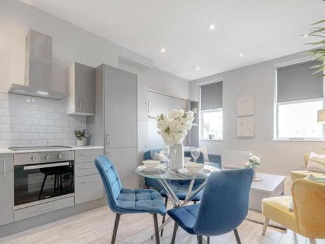 Avenir Heights, Station Approach Road, 1 Bedroom Flat