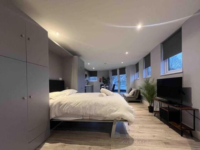 Avenir Heights, Station Approach Road, Studio Flat For