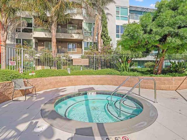 Avenue 64 1 Bedroom Apartment for Rent at 6399 Christie Ave, Emeryville, CA 94608
