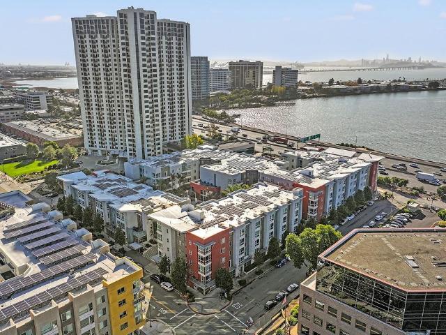 Avenue 64 Studio Apartment for Rent at 6399 Christie Ave, Emeryville, CA 94608