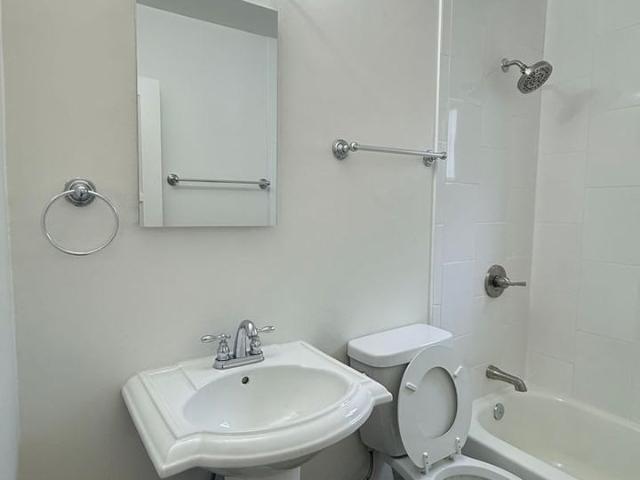 Avenue C 1 Bedroom Apartment for Rent at 515 3/4 Avenue C, Redondo Beach, CA 90277 South Redondo Beach