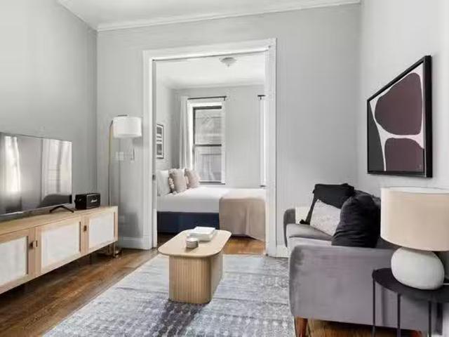 Avenue B, New York City, NY