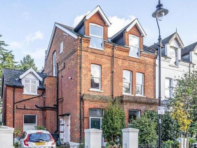 Avenue Gardens, Acton, 2 Bedroom Flat