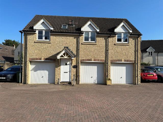 Avenue De Gien, Malmesbury SN16, 2 bed flat to rent, £1,100 pcm | PrimeLocation