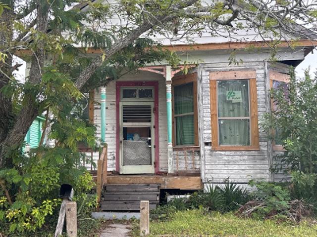 Avenue N Rear Apt 12