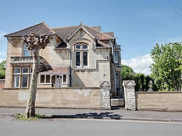 Avenue Road, Trowbridge BA14, 2 bed flat to rent, £850 pcm | PrimeLocation