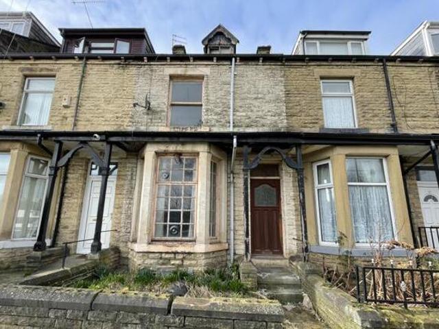 Avenue Road, Bradford, Terraced House For