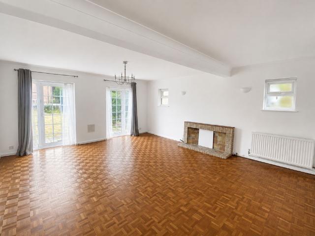 Avenue Road, Epsom