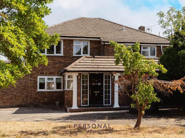 Avenue Road, Epsom KT18, 4 bed detached house to rent, £3,500 pcm | PrimeLocation