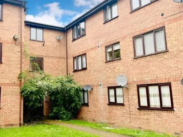 Avenue Road, Goodmayes, London, RM6 4JF, United Kingdom | 2 bed apartment for rent #168180617 | Rentberry