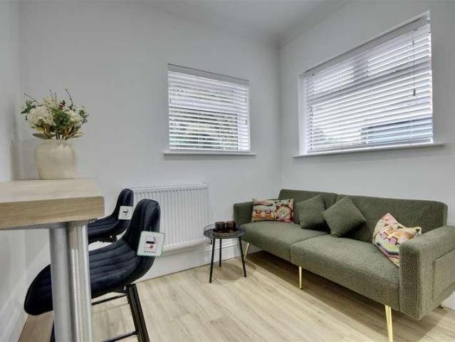 Avenue Road, Gosport, PO12