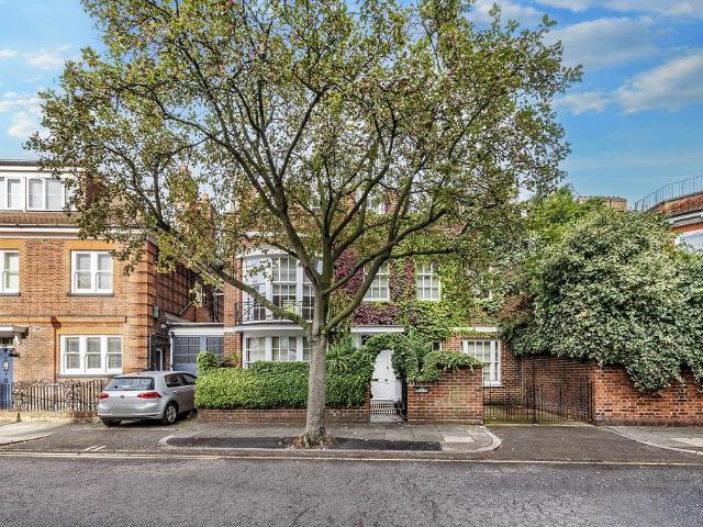 Avenue Road, London NW8 5 bed link detached house to rent £15,167 pcm £3,500 pw