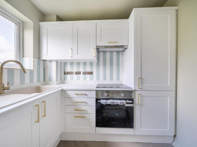 Avenue Road, London SE25, 1 bed flat to rent, £1,550 pcm | PrimeLocation