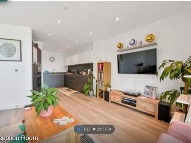 Avenue Road, London W3, 1 bed flat to rent, £2,150 pcm | PrimeLocation