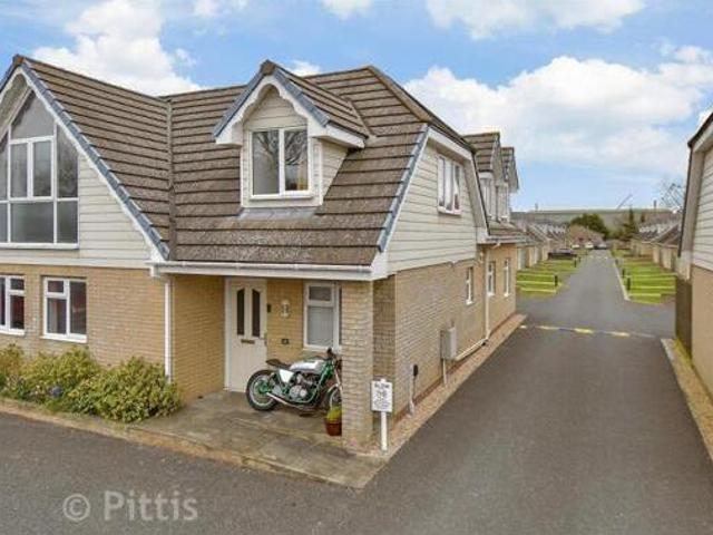 Avenue Road, Sandown, 4 Bedroom Semi detached