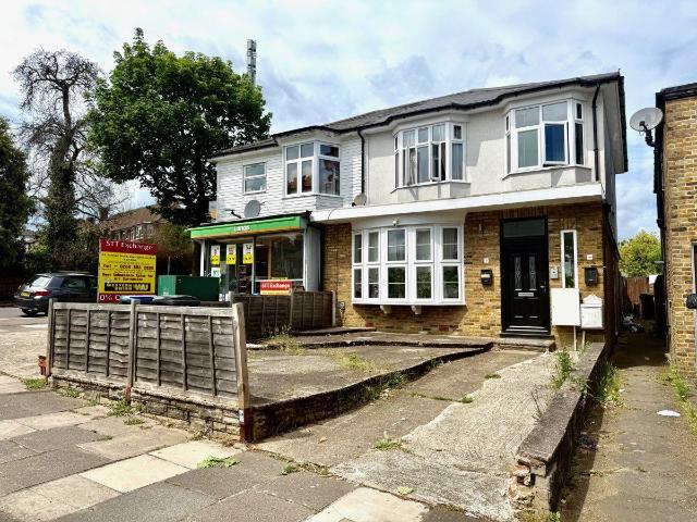 Avenue Road, Southgate N14, 3 bed flat to rent, £2,195 pcm | PrimeLocation